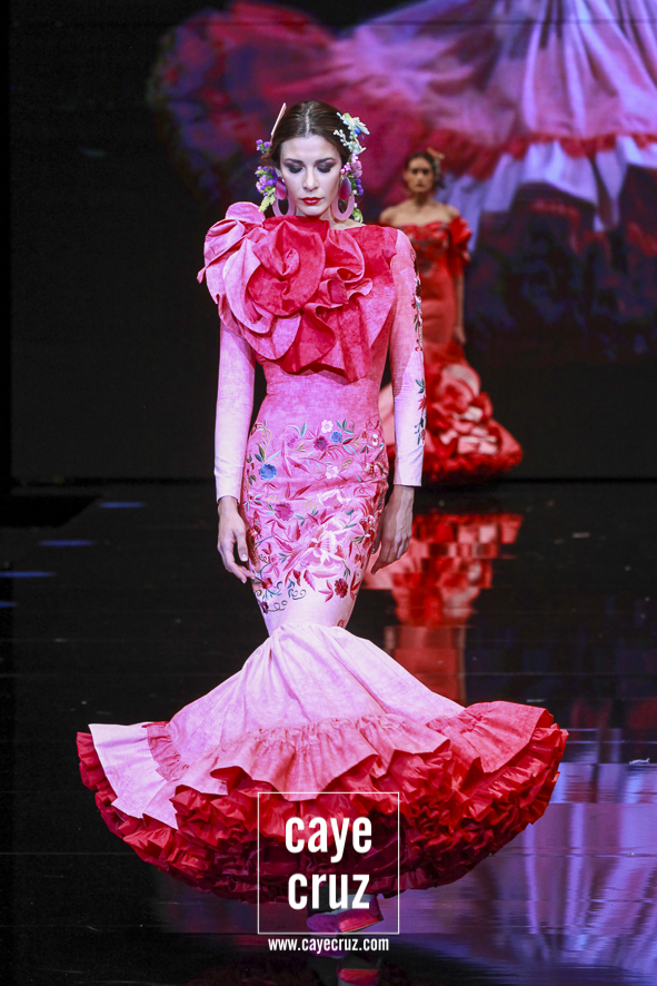 SIMOF 2019. Ana Morón: Elements - CayeCruz